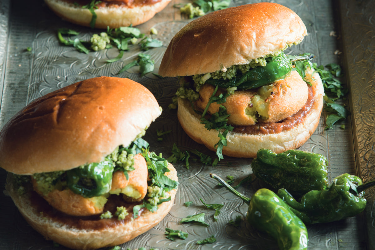 Vada Pav Mumbai burger Mumbai’s beloved street burger 'Vada Pav’ - cri ...